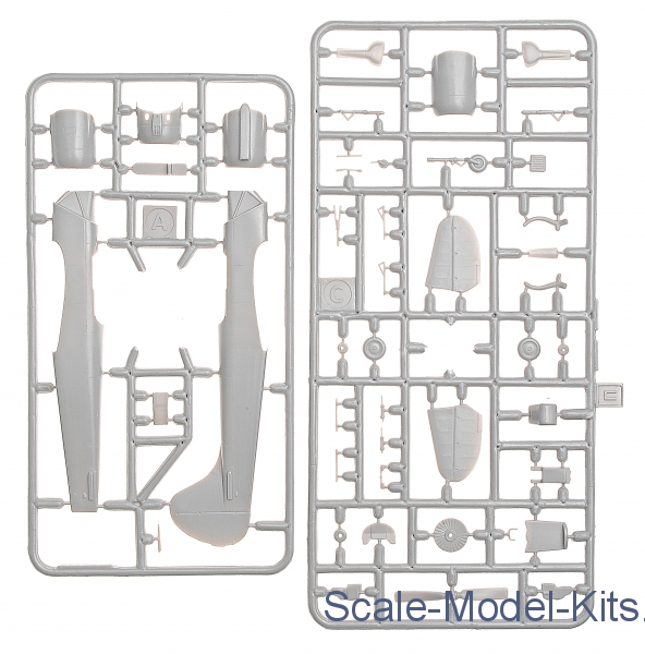 Yak-18P-Amodel plastic scale model kit in 1:72 scale (amodel 72318 ...