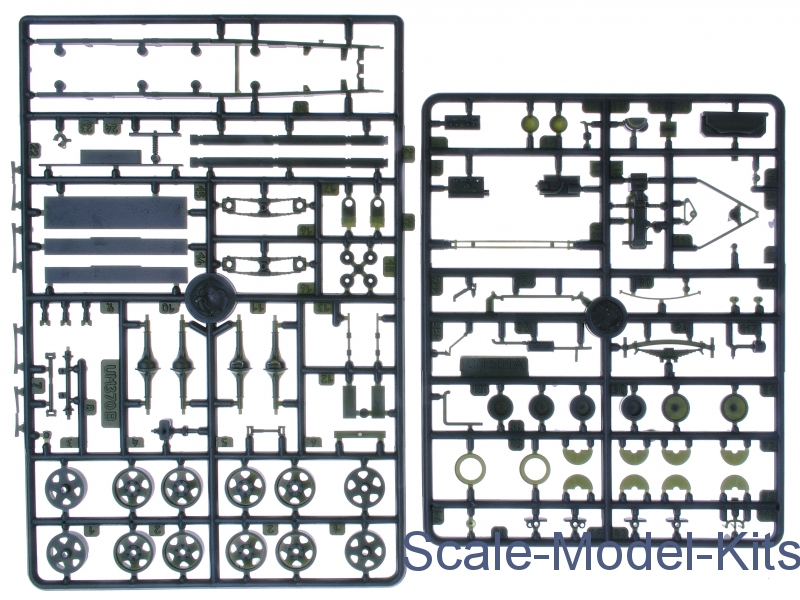 GAZ-AAA Soviet truck-UniModels plastic scale model kit in 1:48 scale ...